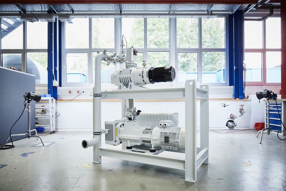 Oil sealed vacuum systems - Leybold USA