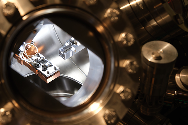 Ion pumps: their use and operation in ultra-high vacuum - Leybold